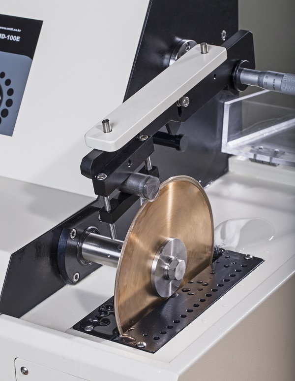 MTDI Daimo-100E Precision Diamond Cutter | Tăiere